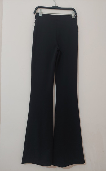 Fb sister zvonaste pantalone