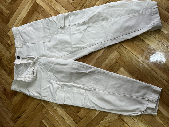 Amisu pantalone