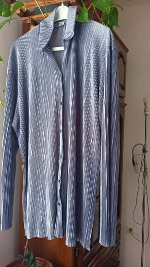 košulja sivo srbrne boje L/XL..kao nova