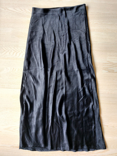 ○ crna saten suknja "Calliope"