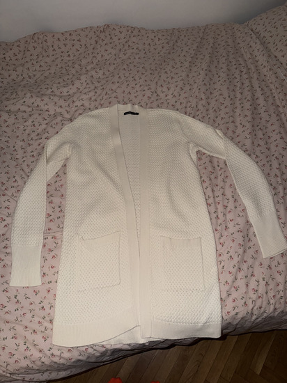 Abercrombie beli pleteni dzemper