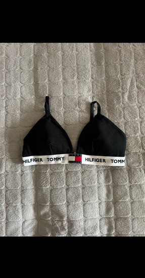 Tommy top novo