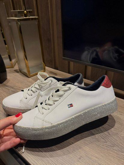 Tommy Hilfiger patike original