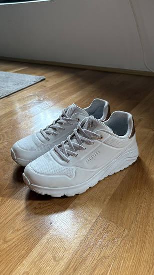 Skechers patike 38