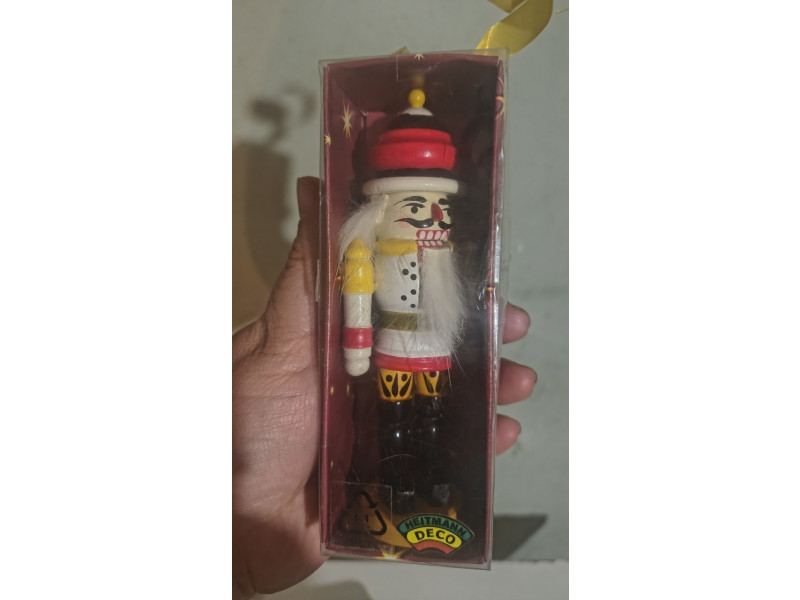 KRCKO ORAŠČIĆ DRVO U KUTIJI GLANC GERMANY