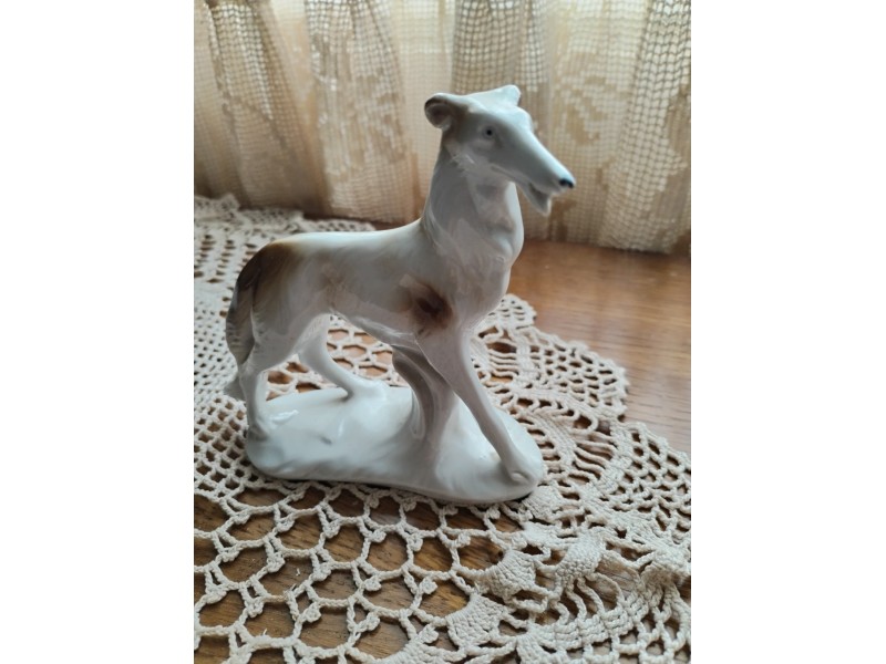 Figura Hrta Foreign