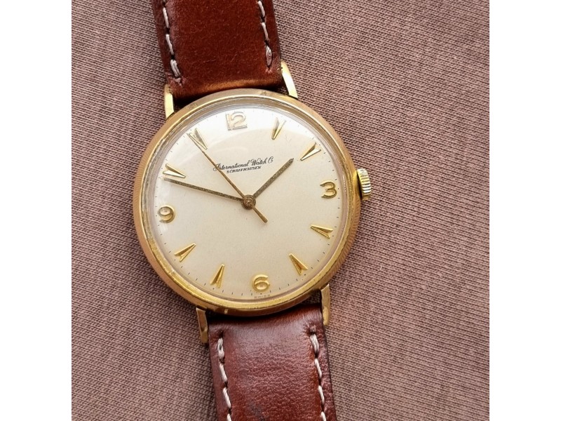 IWC schaffhausen u 18k zlatu ne pozlata veoma retko