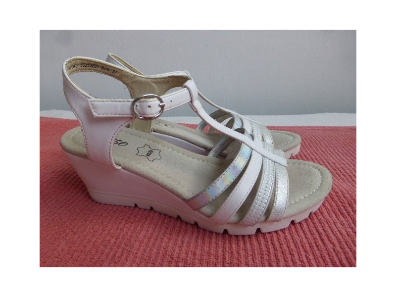 NOVE, LUSSO, KOZNE, PLATFORMA SANDALE BR. 37