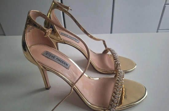   Sniženje  Zlatne sandale Steve Madden