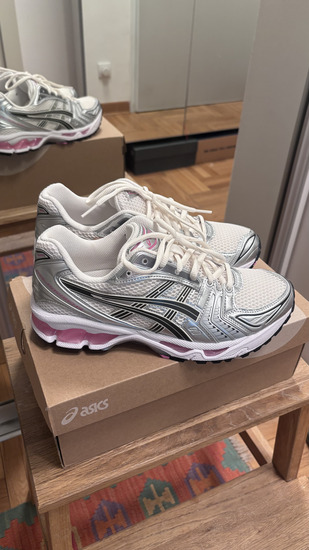 Asics patike novo