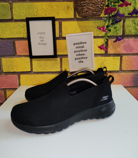 Skechers patike NOVE broj 39
