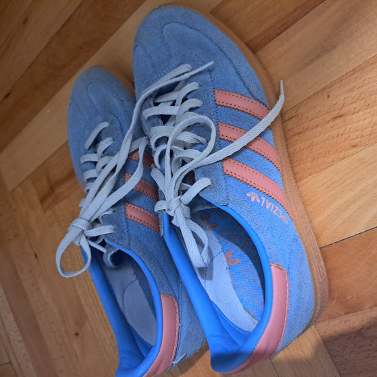 Adidas spezial