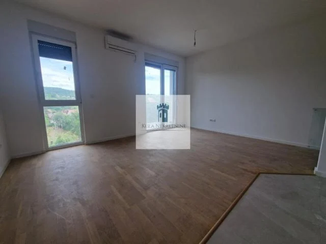 Garsonjera u novogradnji 33 m², 3. sprat, Vrdnik, USELJIVO