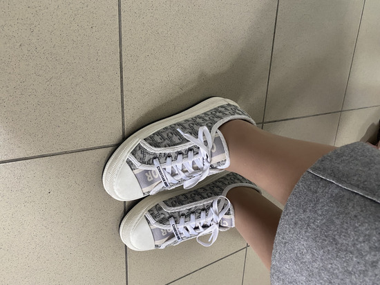 Sive patike nove 40