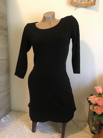 H&M crna haljina sa rebrastim M