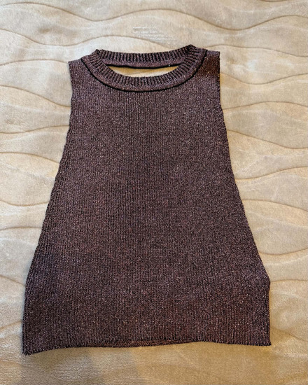   **ZARA top sa štrasom**