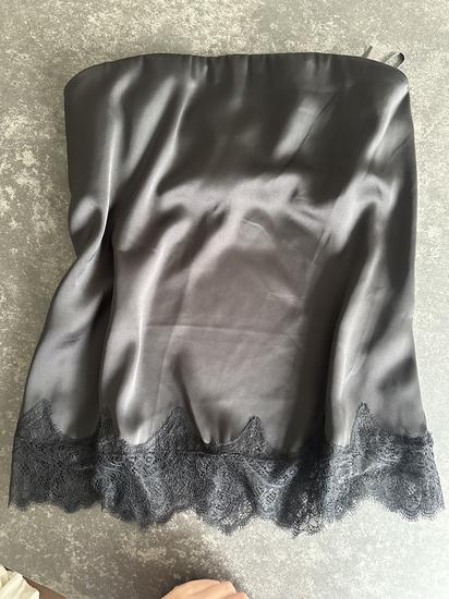 Zara saten top sa čipkom