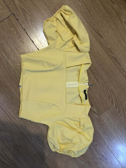 Zuta crop top majica