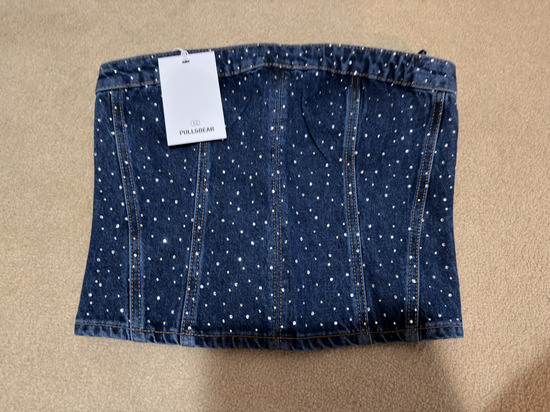 Pull&Bear top s etiketom