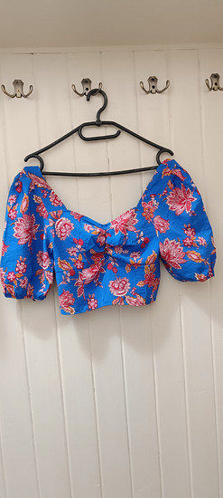 F&F šarena crop bluza od viskoze