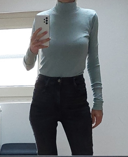 Nov Zara dzemper