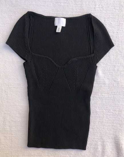 H&M rebrasta trikotazna majica