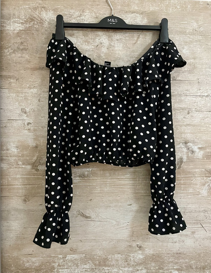 Forever 21 Off Shoulder bluza na tufne vel.S