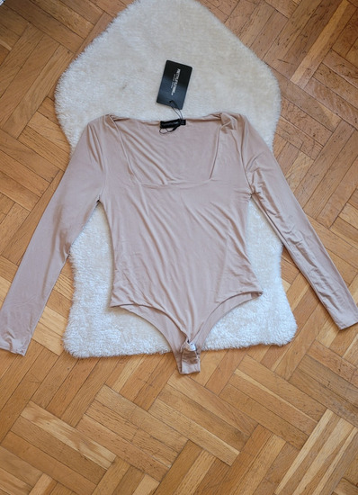 PRETTY LITTLE THING body**novo**