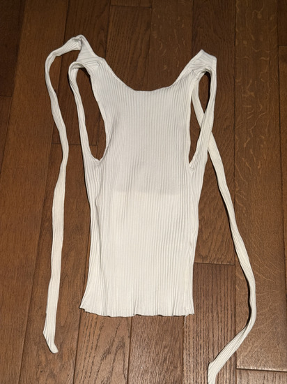 Zara top sa golim ledjima