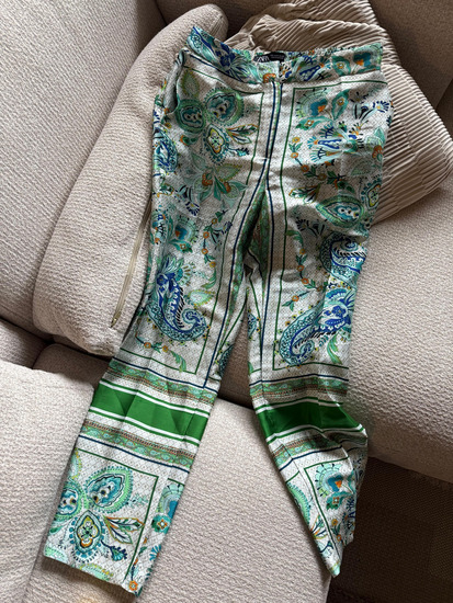 NOVE viralne pantalone iz Zare XS
