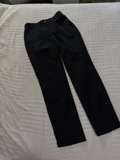 Crne elegantne pantalone