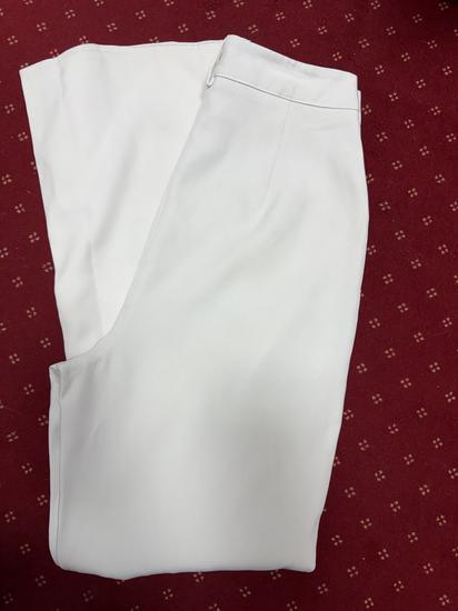 Bele pantalone NENOŠENE