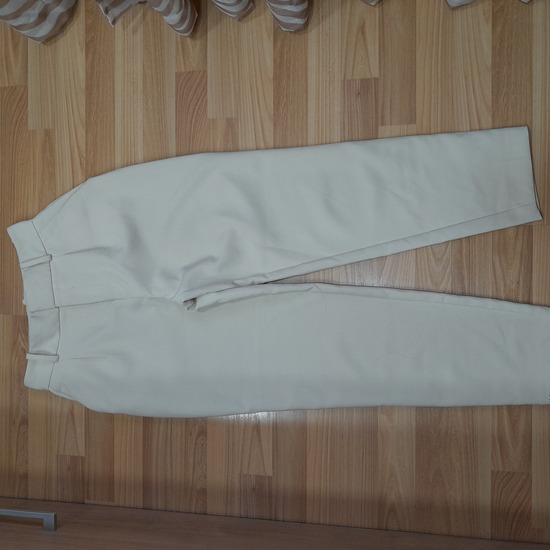 Zara pantalone visok strik