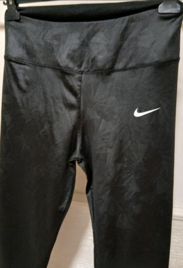 Nove Nike helanke