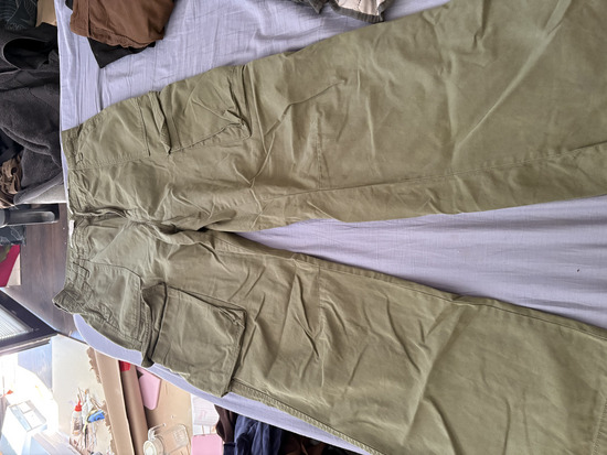 cargo beshka pantalone