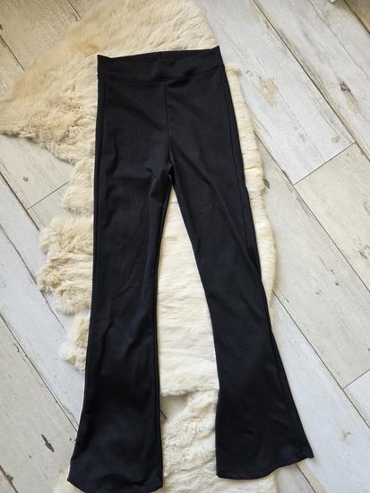 Crne zvonaste pantalone s.m