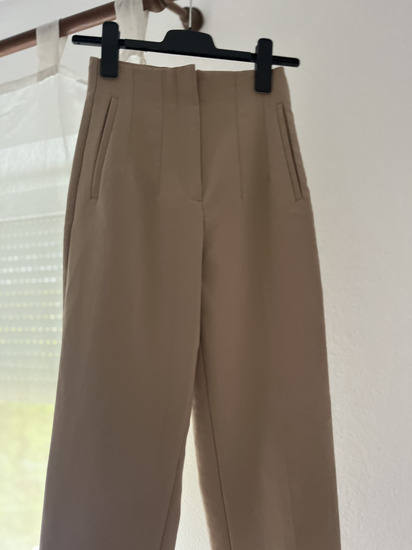 Zara pantalone