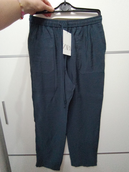Zara novo sa etiketom Baggy petrolej plave