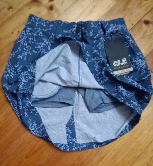 Jack Wolfskin suknja-šorts S-M sniženo