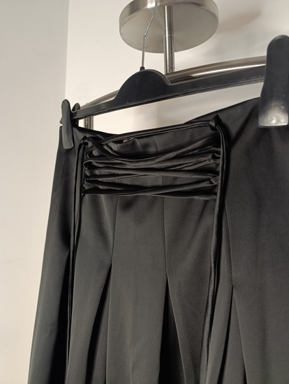 H&M suknja