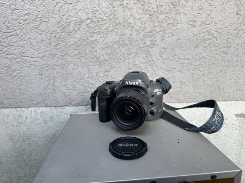 Nikon Pronea 600i SLR APS Fotoaparat +IX Nikkor 24-70mm