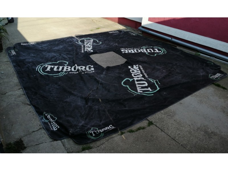 Crno platno TUBORG za suncobran 380cm x 380 cm oštećeno