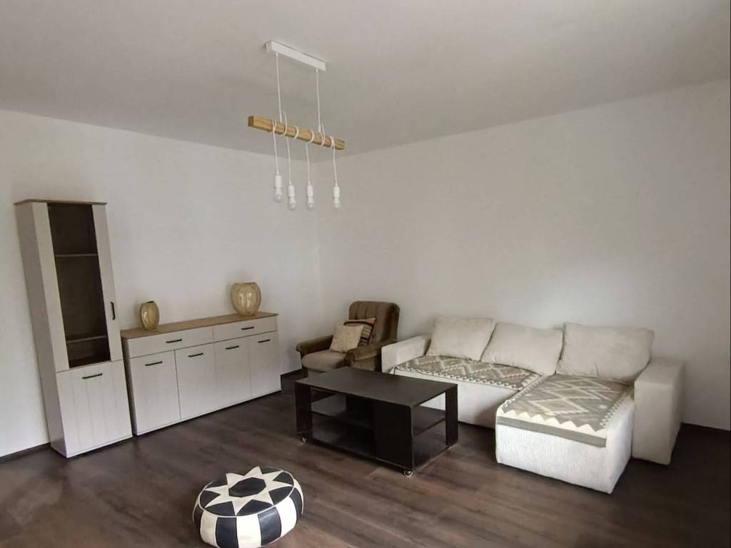 Višeporodična kuća 90 m², odlično stanje, Durlan - Beverli Hils - Jagodin mala, Niš