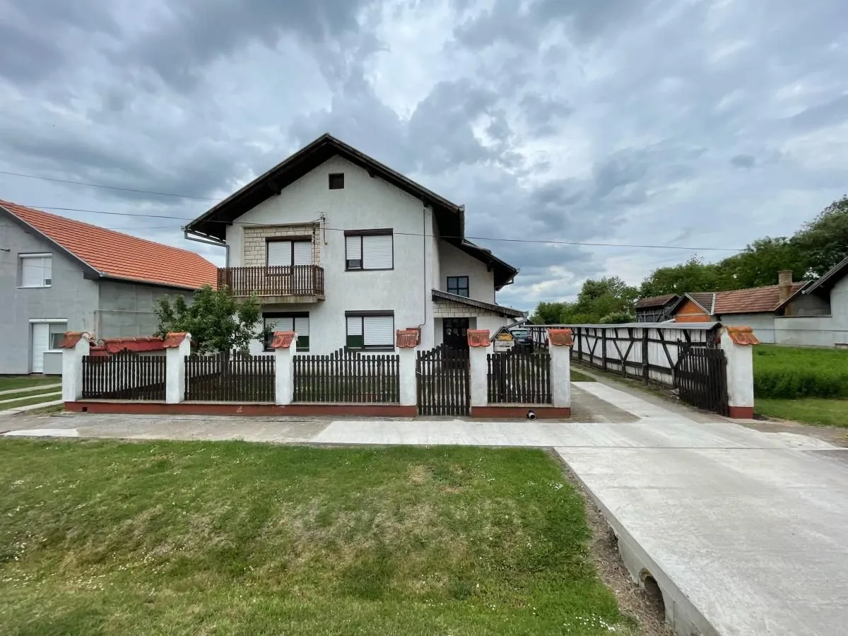 Prodaja, kuća, 250m², Žitište, Zrenjanin