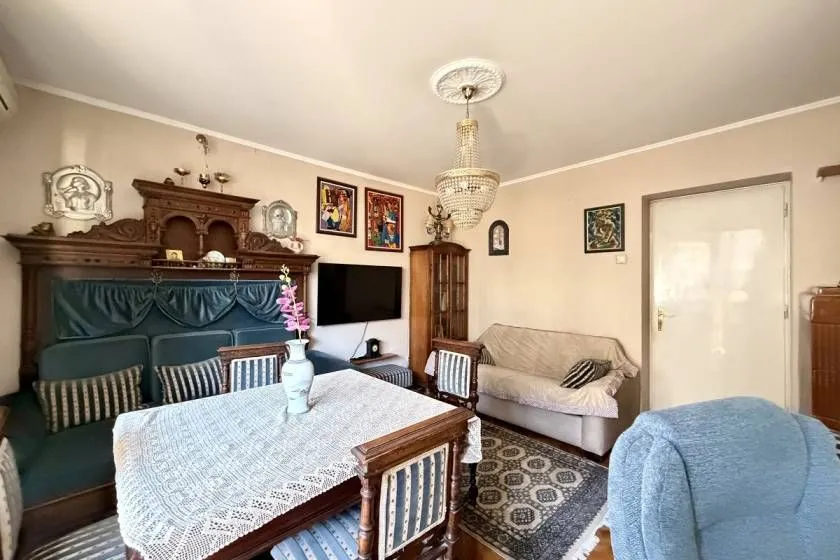 Prodaja, trosoban stan, 90m², Crveni Krst, Beograd
