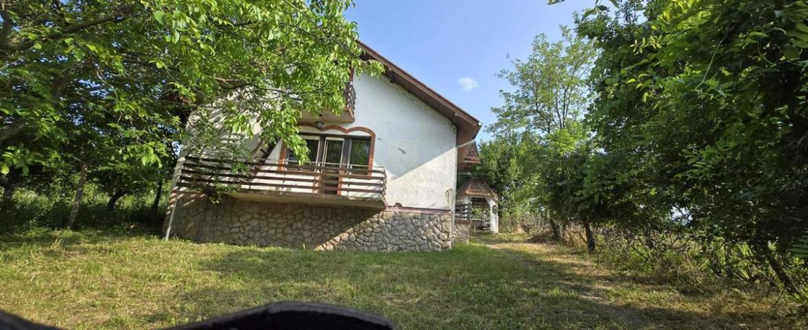 Aranđelovac Kuća 78 kv , Uknjižena sa 5,76 ari placa, Parloška ulica