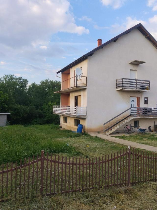 Kuća u Obrenovcu- Orašac 400m2
