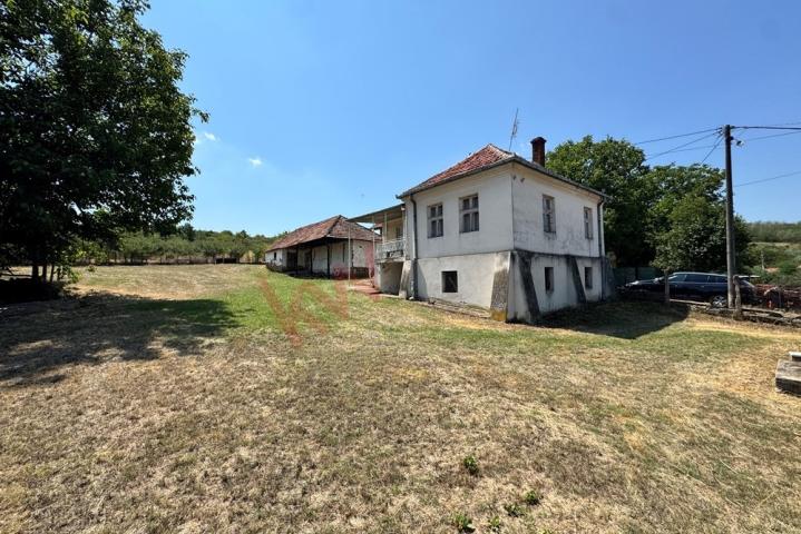 Ekskluzivna prodaja seoskog domaćinstva sa voćnjakom- Podrimce, Leskovac