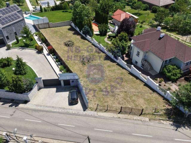 Vrhunski plac 800m2 Popovica