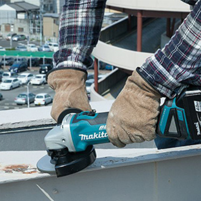 Makita Akumulatorska ugaona brusilica 18V 125mm, DGA504RFE